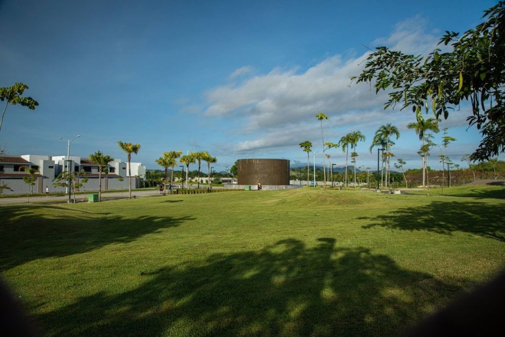 Parque RACH: Un Oasis de Recreación para Toda la Familia